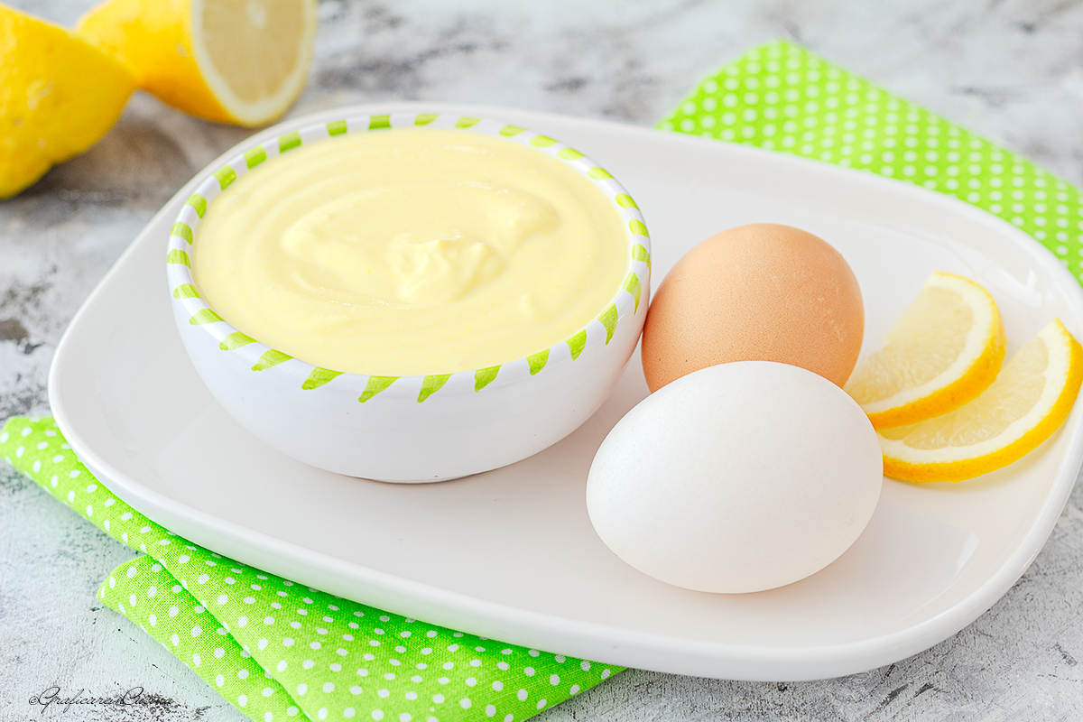 Maionese con tuorli d'uovo e yogurt - Graficare in Cucina