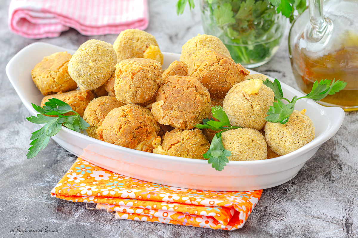 Polpettine ceci e formaggio - Graficare in Cucina