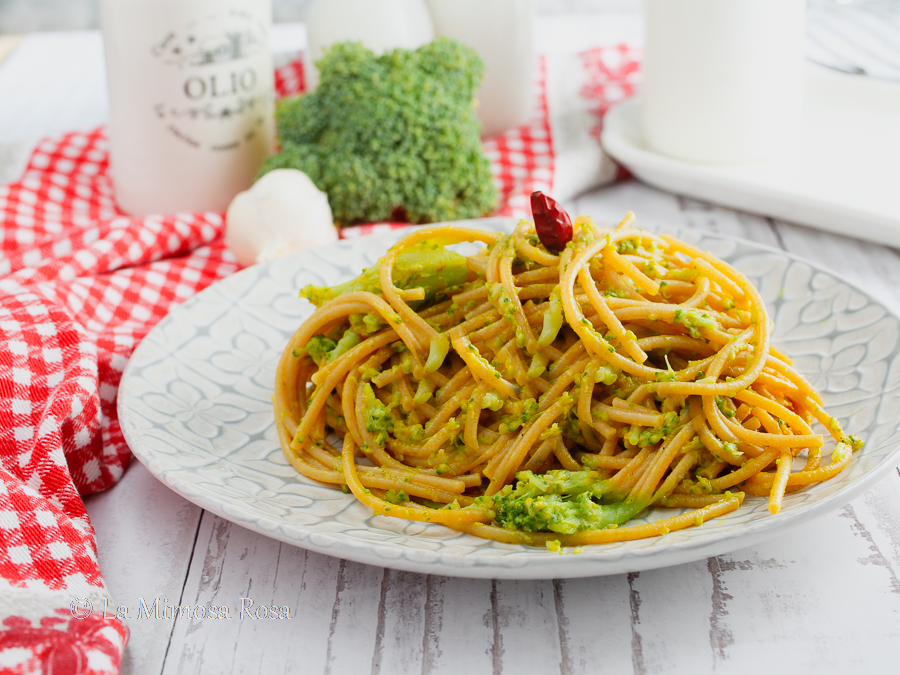 SPAGHETTI CON BROCCOLI E CURRY, facili, veloci, buoni e cremosi!