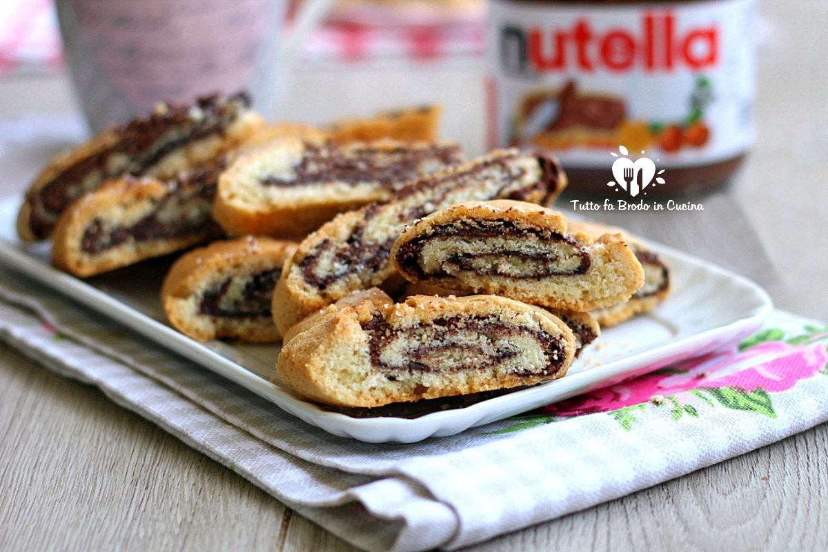 Biscotti arrotolati alla Nutella "dolce ripieno goloso" - Tutto fa ...