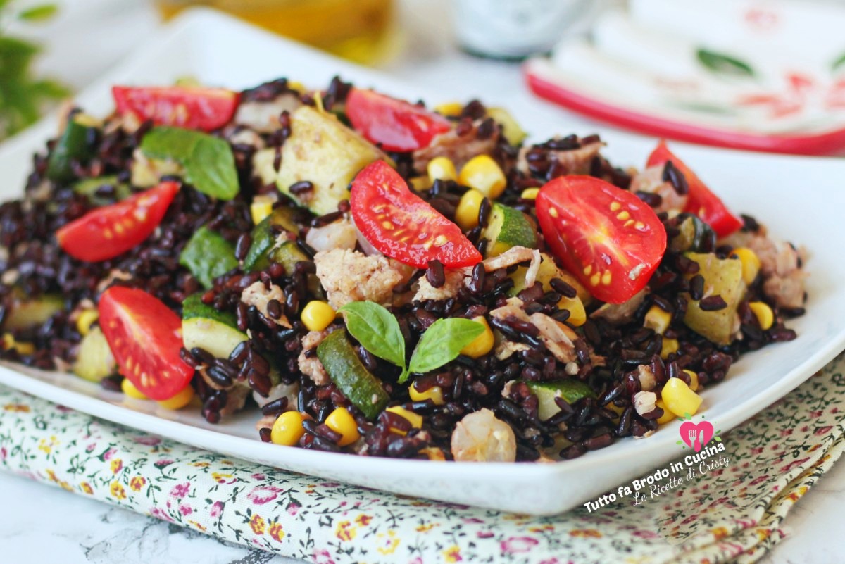 INSALATA DI RISO VENERE "con tonno, Gamberetti e zucchine" Fresca e ...