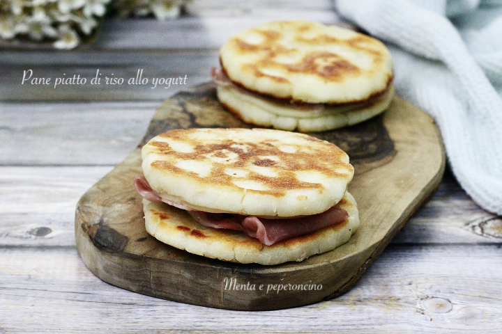 Pane piatto di riso allo yogurt