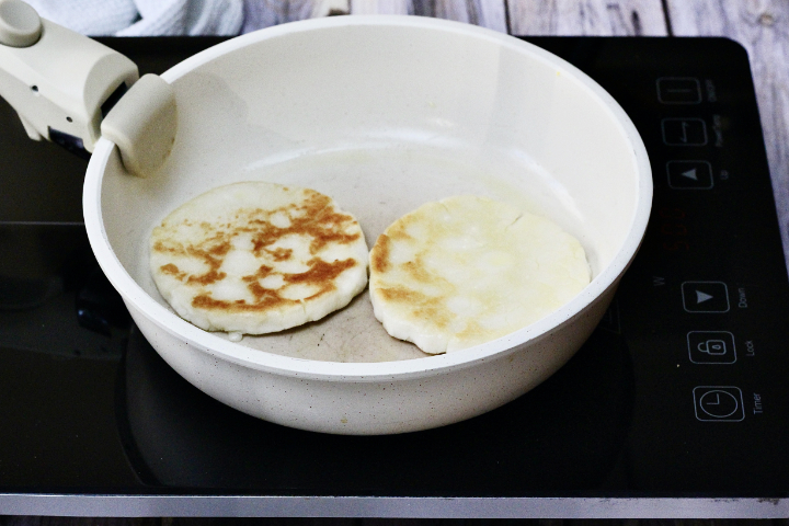Pane piatto di riso allo yogurt