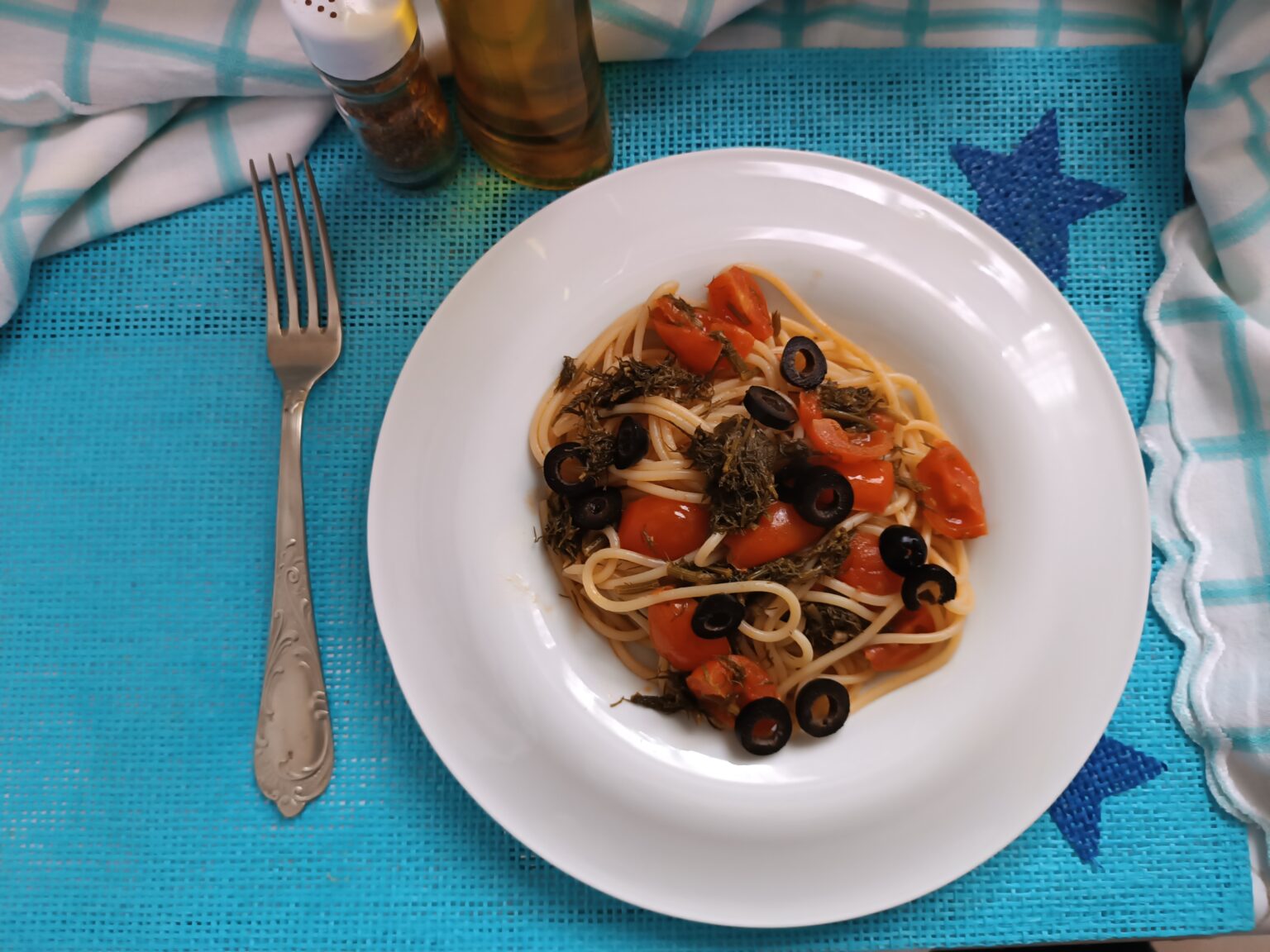 Pasta ai finocchietti selvatici e pomodorini - Un'idea al giorno